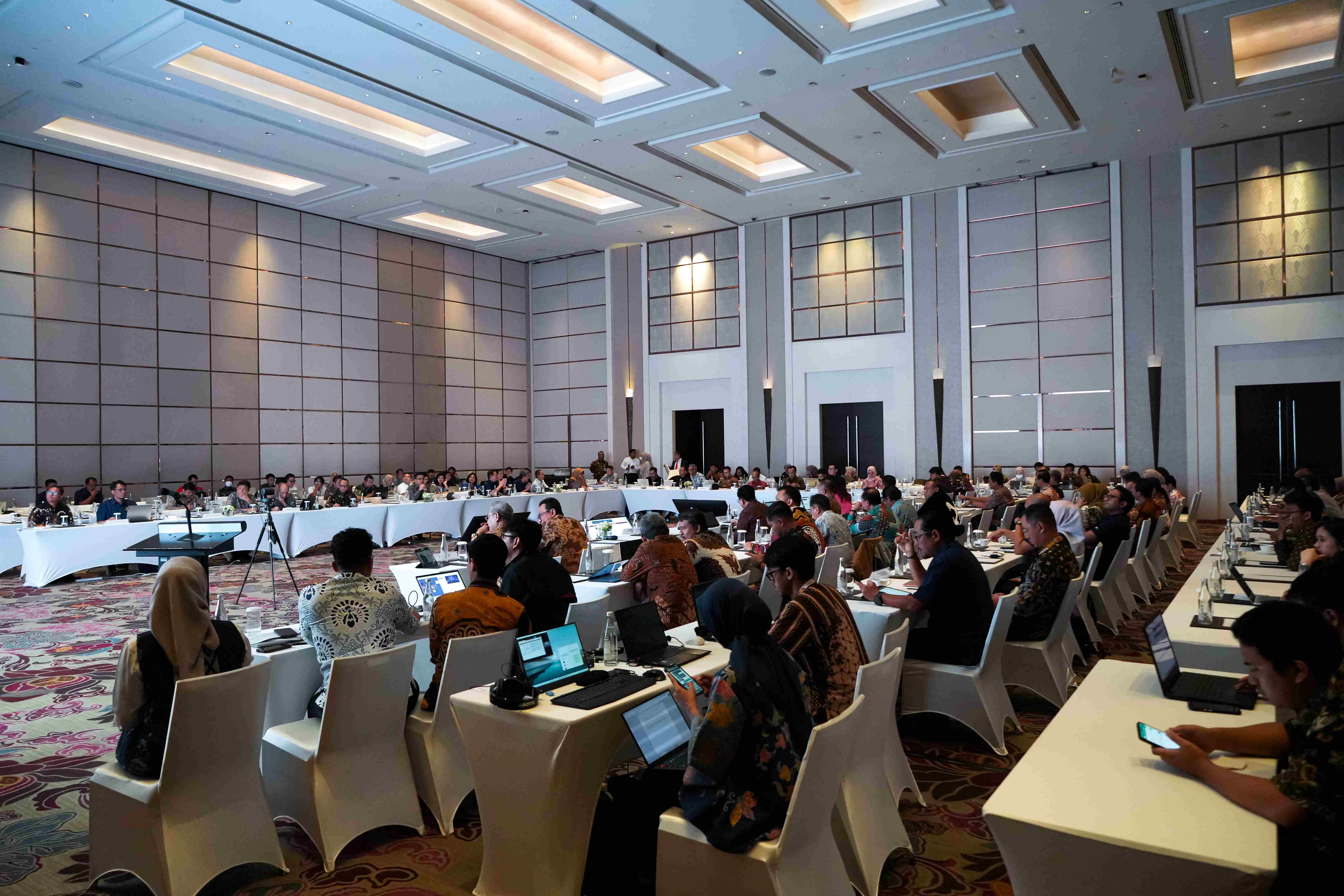 Berbagai optimisme dan peluang tersebut harus mampu dimanfaatkan dengan baik, salah satunya ...