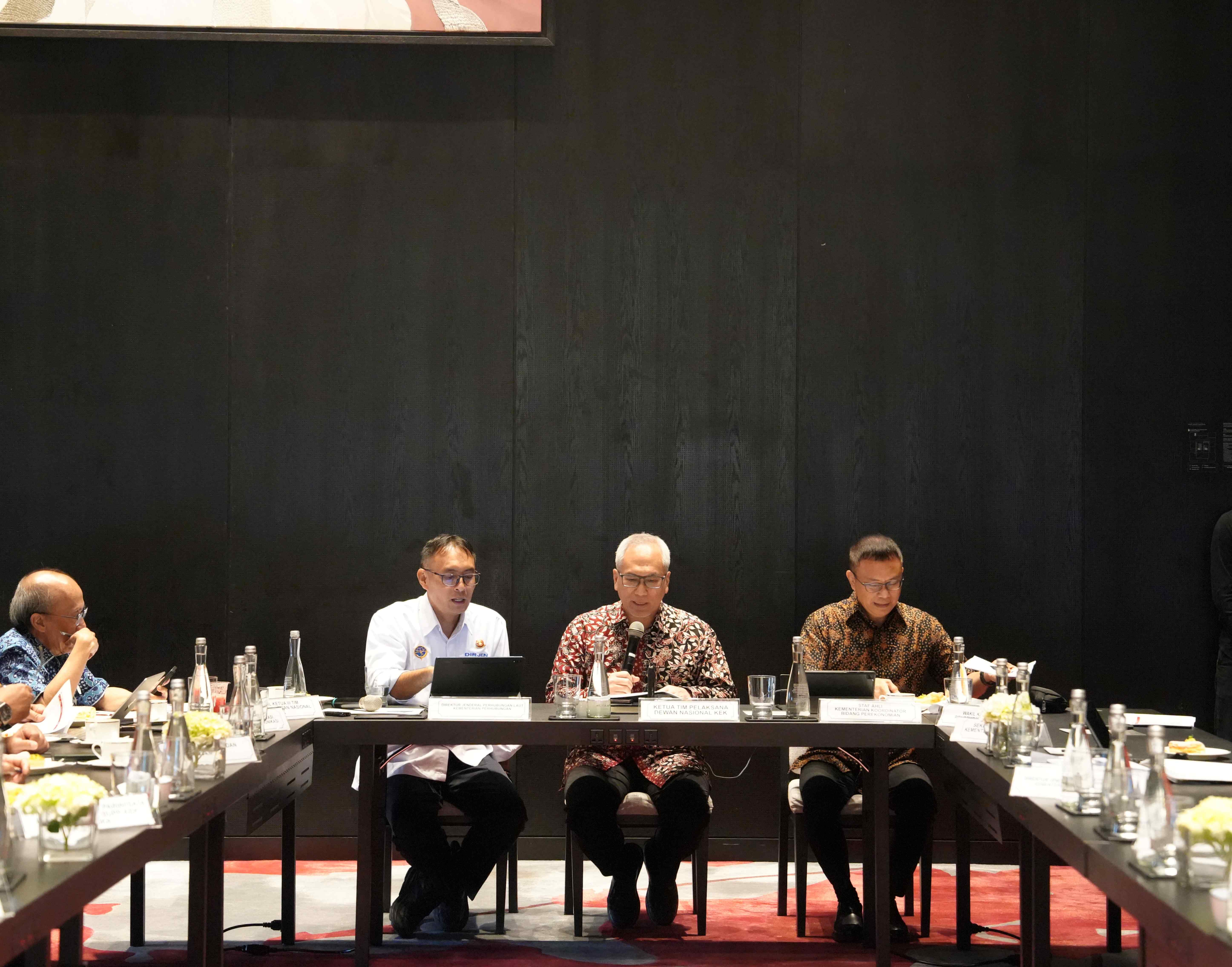 Jakarta – Sektor perhubungan memainkan peran penting dalam mendorong pertumbuhan ekonomi dan ...